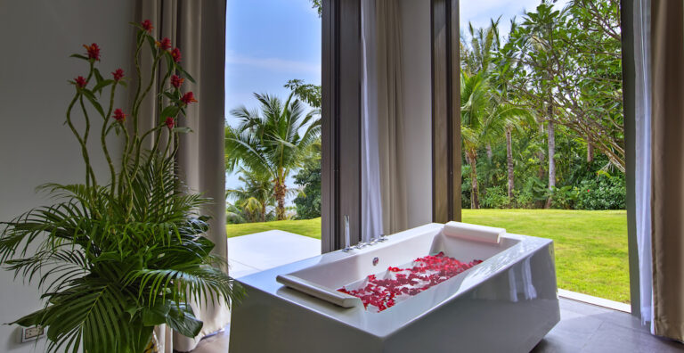 8 Luxurious Water Features You Will Find in Private Villas